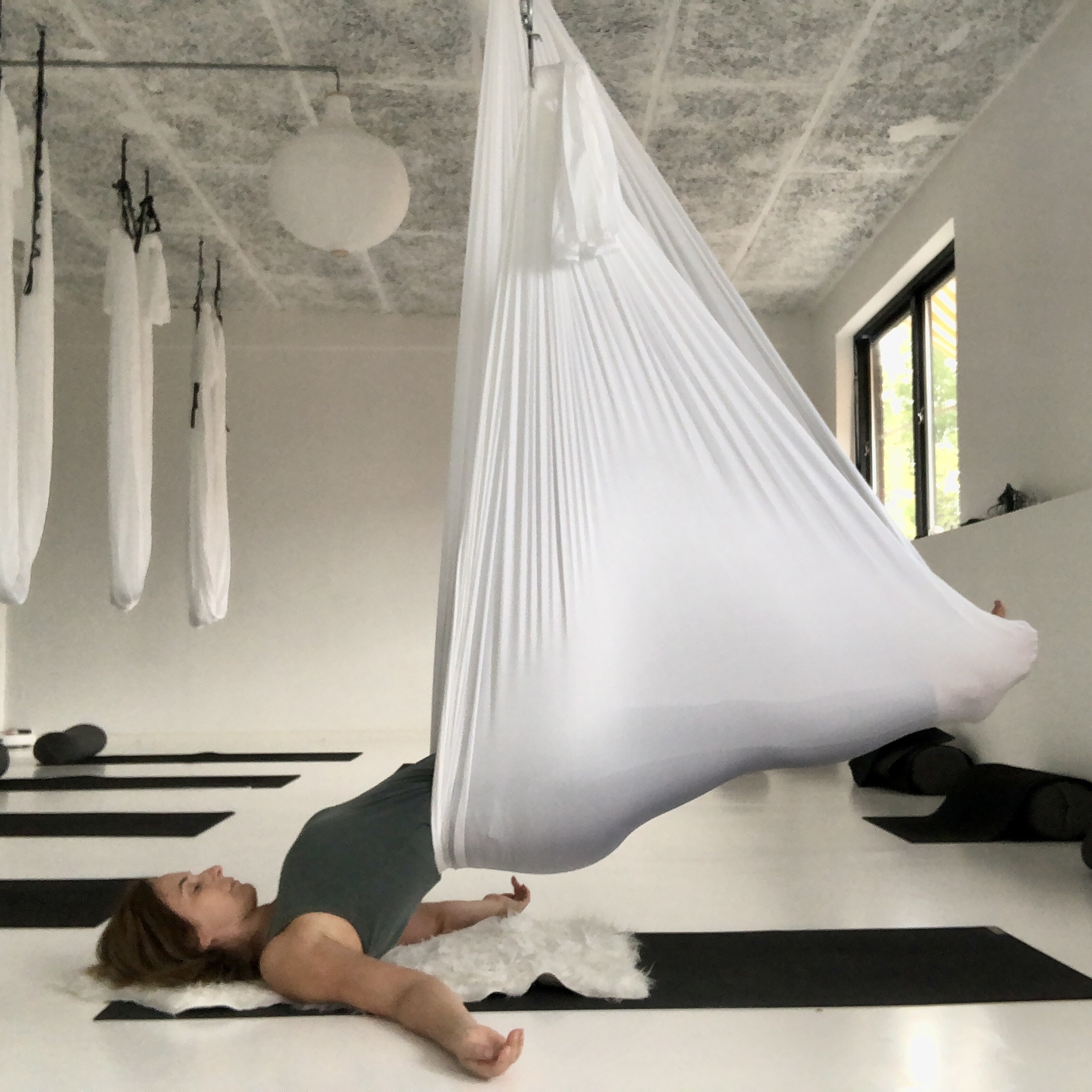 Aerial Restorative Yoga Workshop med Sisse Siegumfeldt d. 13.2. Aerial Restorative Yoga Workshop med Sisse Siegumfeldt d. 13.2.